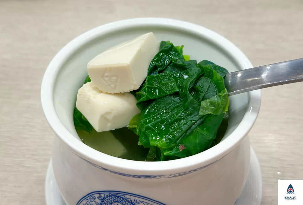 【大雅美食】五花馬水餃館，免費小米粥吃到飽，大雅麵食推薦（菜單） @鯊魚大口咬