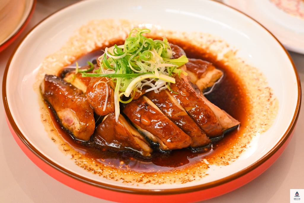 【台北小巨蛋美食】三點三 dim sum time 港點專門店，全新概念時髦港點餐廳X前晶華軒港籍主廚吳滿權掌廚 @鯊魚大口咬